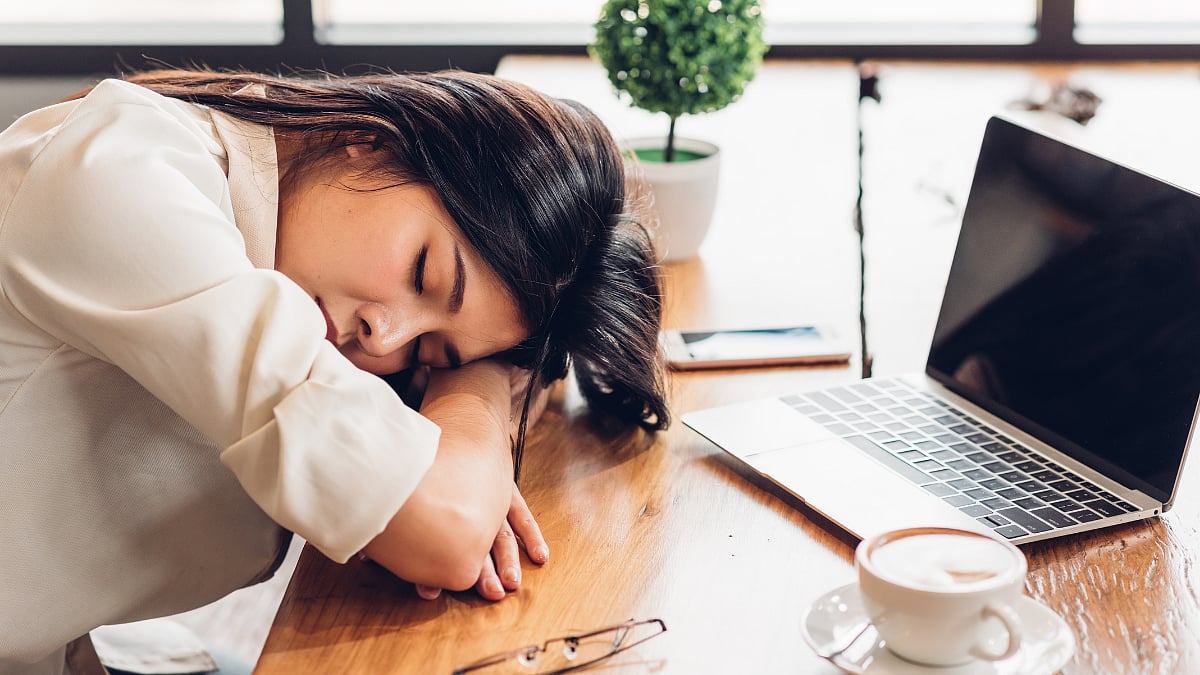 Feeling Sleepy After Lunch? Here's Possible Reasons, Expert Tells More