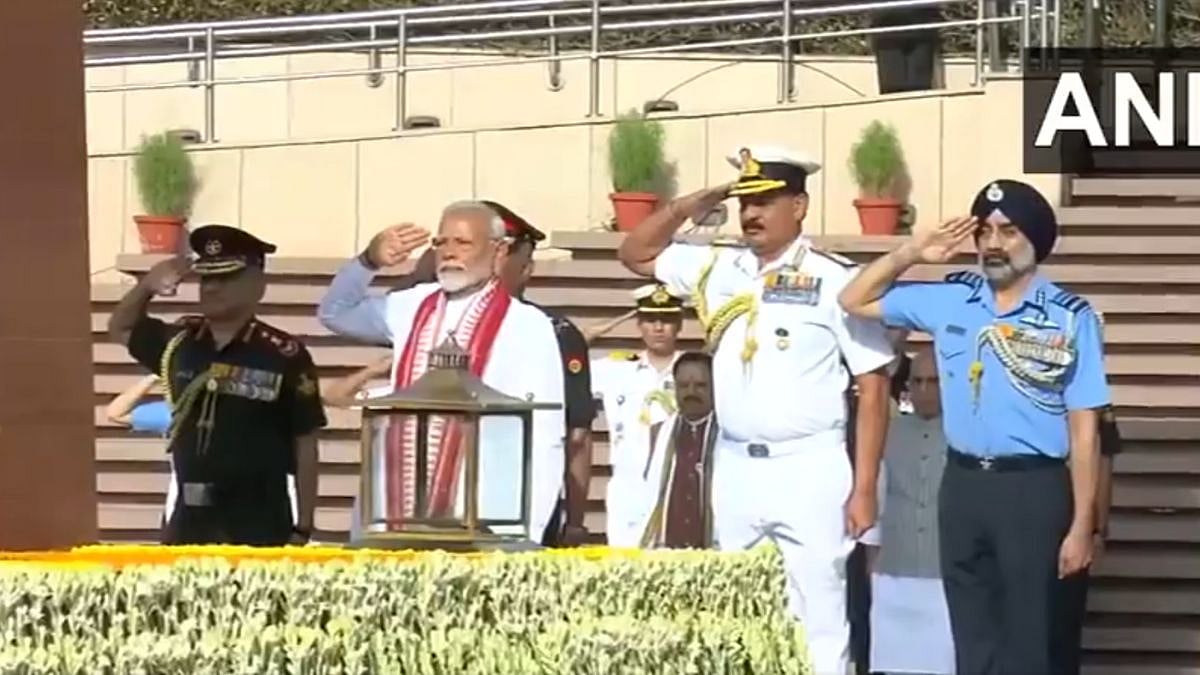 PM-Designate Narendra Modi Pays Tribute To Martyred Soldiers At ...