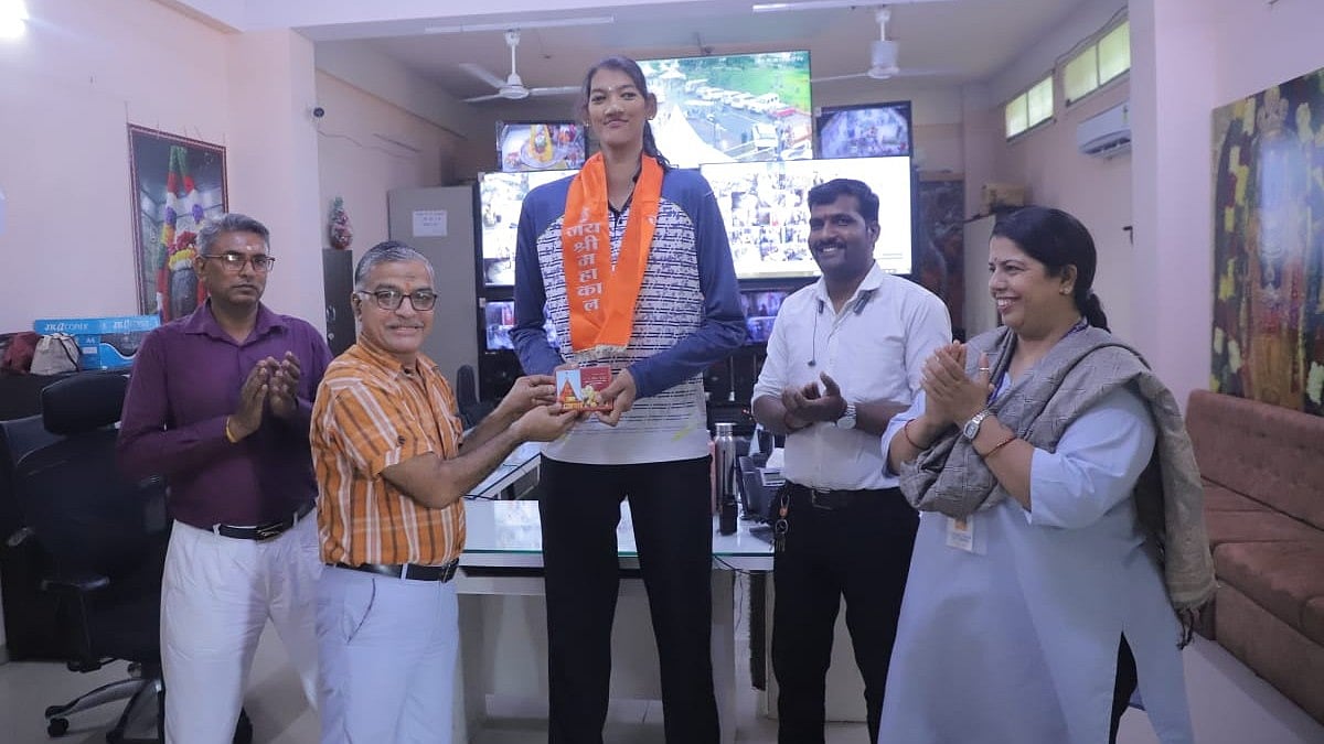 Madhya Pradesh: Asia's Tallest Female Basketball Player Poonam ...