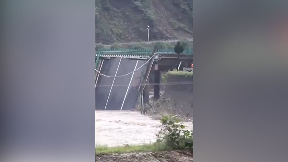 China: 11 Dead, 30 Missing After Highway Bridge Collapses In Shaanxi's ...