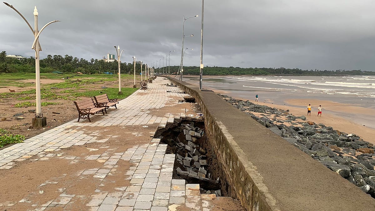 Mumbai News: Aksa Beach Sea-Wall Caves In Within A Year Of Construction