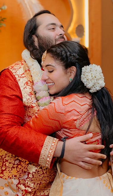 In Pics: Anant Ambani Hugs Radhika Merchant At Graha Shanti Pooja ...
