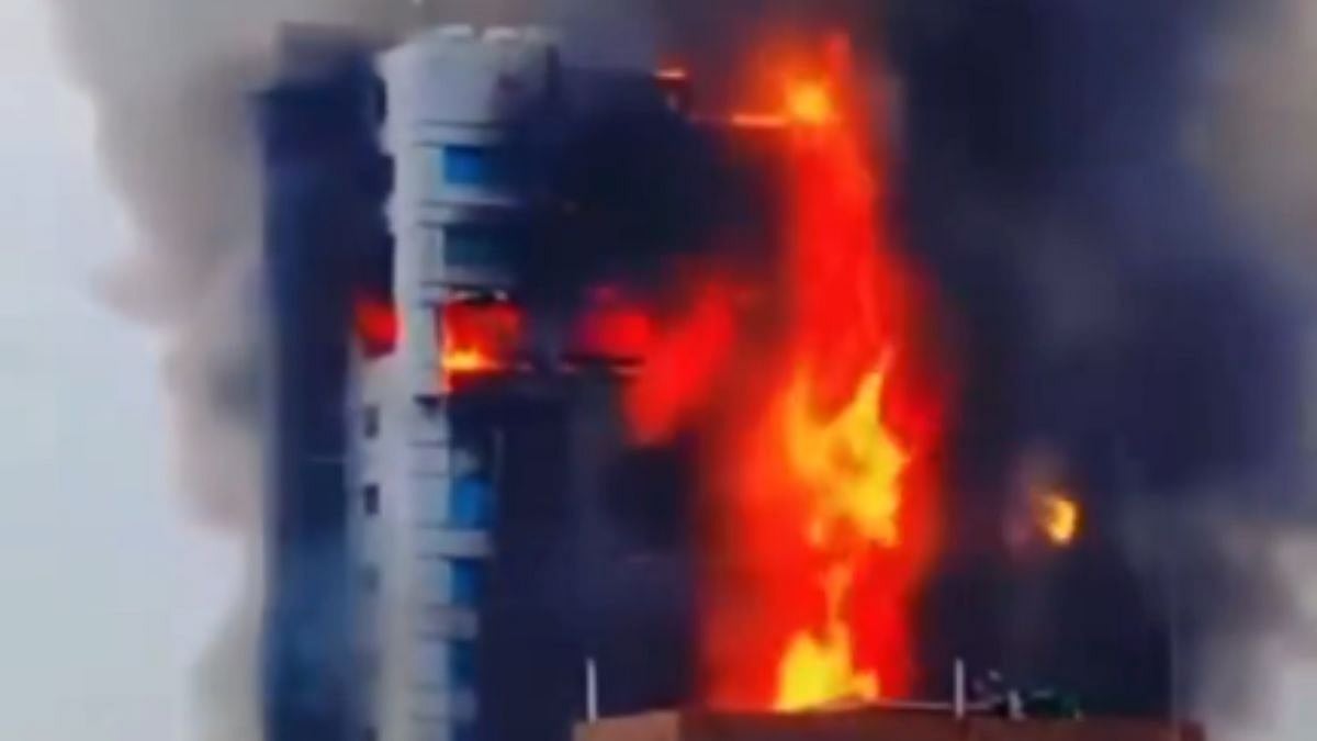 Bangladesh: At Least 25 Killed After Violent Mob Sets Zabeer Hotel ...