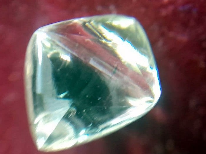 Madhya Pradesh: Farmer And Three Partners Find Diamond Worth Around ₹50 ...