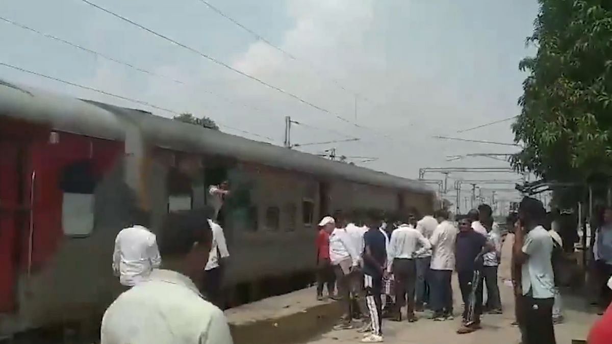 UP: Panic Ensues After Fire Scare On Punjab Mail; 20 Injured In ...