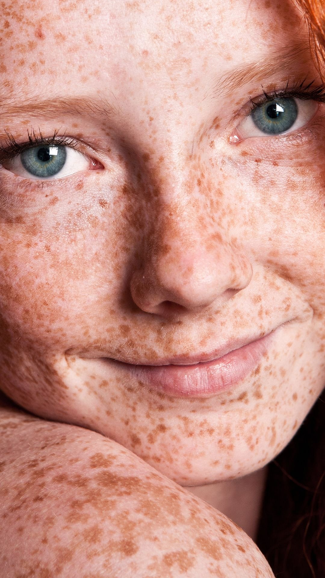 Fancy Freckles? 7 Ways To Give Yourself Faux Spots