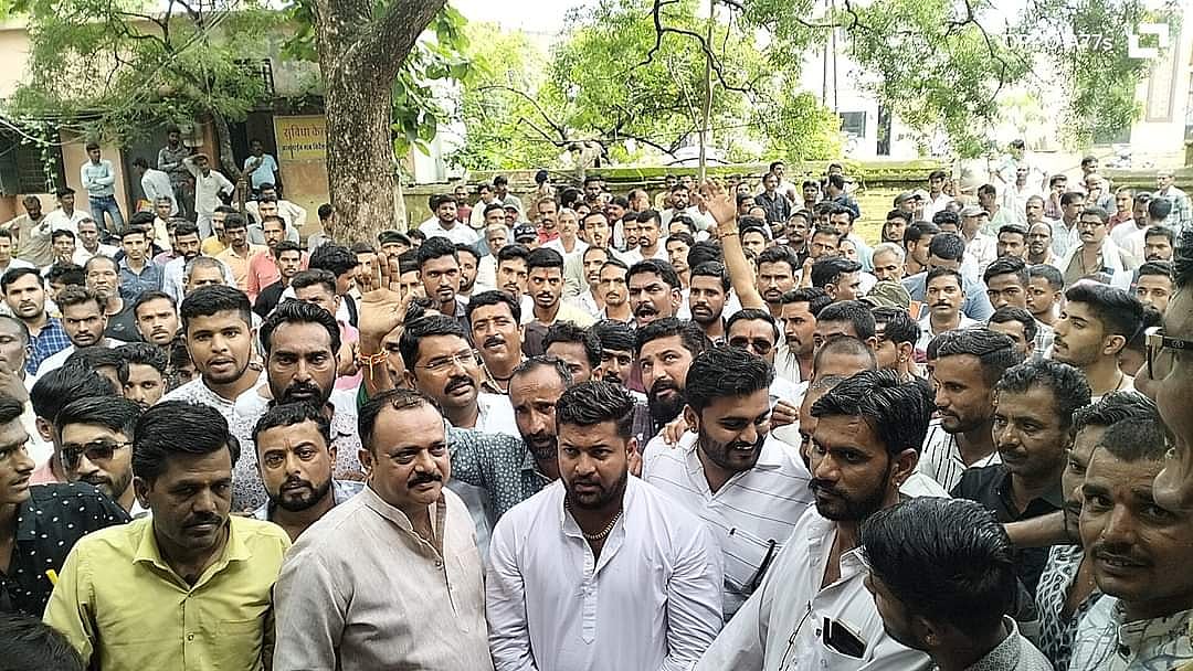 Indore Updates: Karni Sena Fights For Farmers' Cause; Collector Visits ...