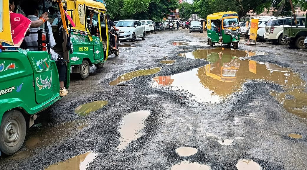 In MP Capital: Dilapidated Roads Are Old Problem; Bumpy Ride Awaits Bappa