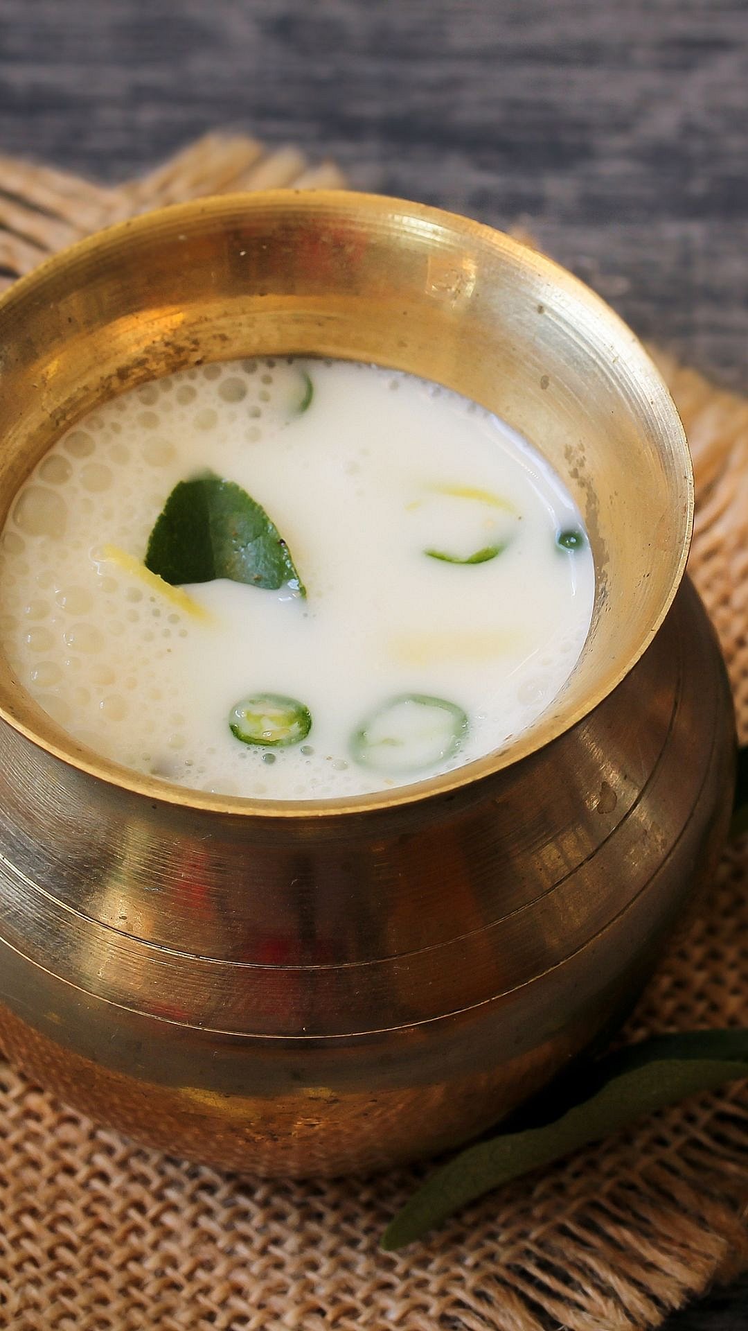 5 Benefits of Buttermilk For Healthy Skin