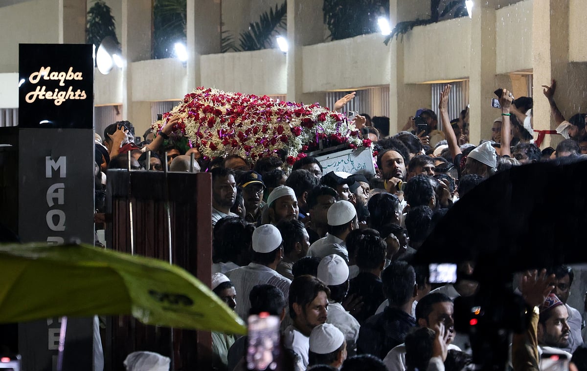 Baba Siddique's Mortal Remains Taken From Bandra Residence For State ...