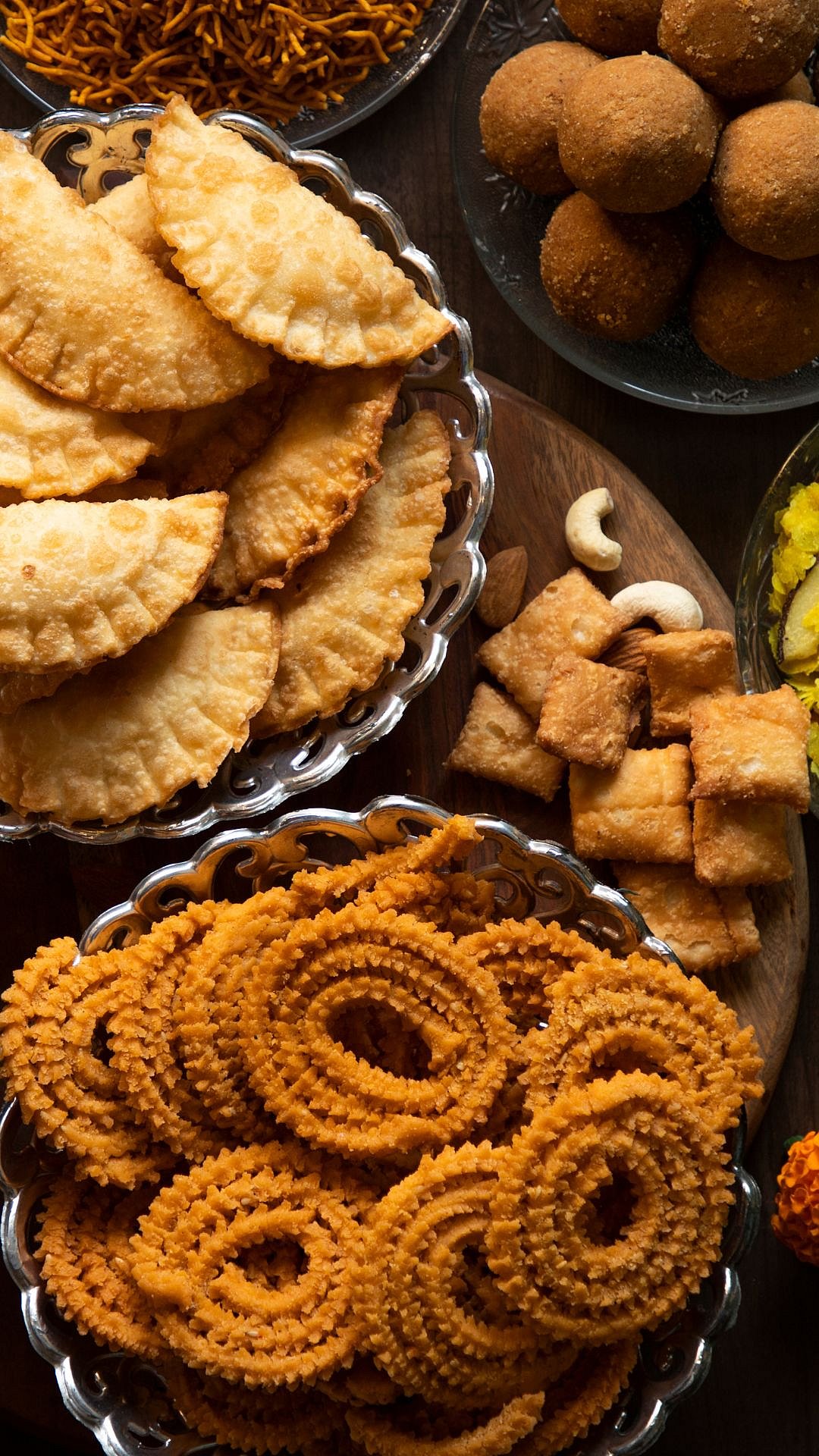 Diwali Special Foods: 7 Must-Have Snacks During The Festival Of Lights