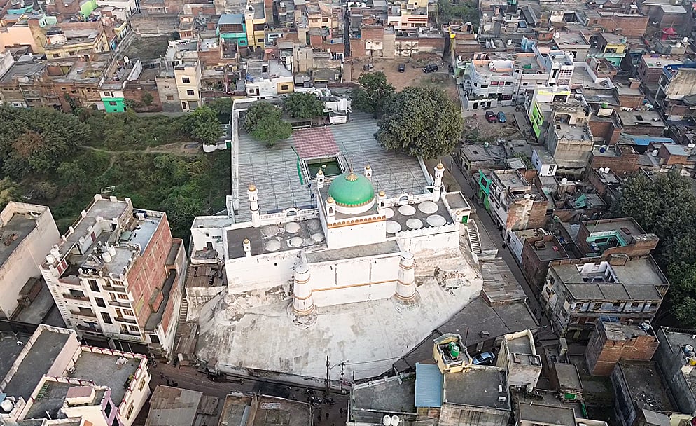 Sambhal Mosque Dispute: Supreme Court To Hear Today Plea Seeking Stay ...