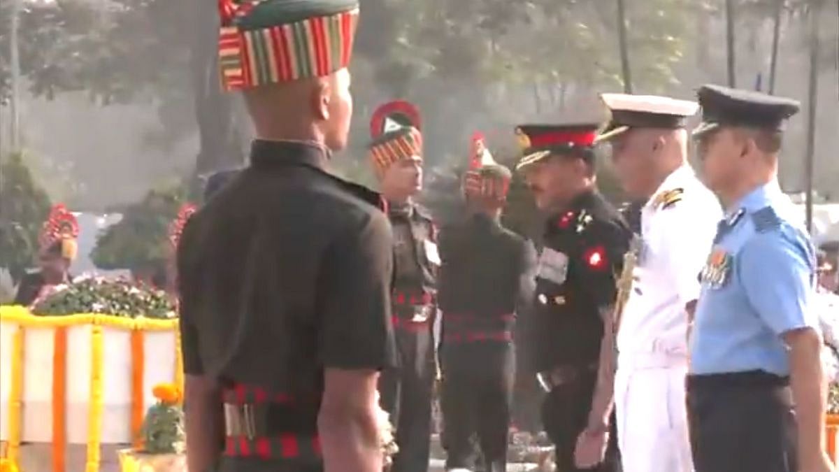 Vijay Diwas 2024: Officers Of India Armed Forces & Bangladesh Army Honour 1971 War Heroes With ...