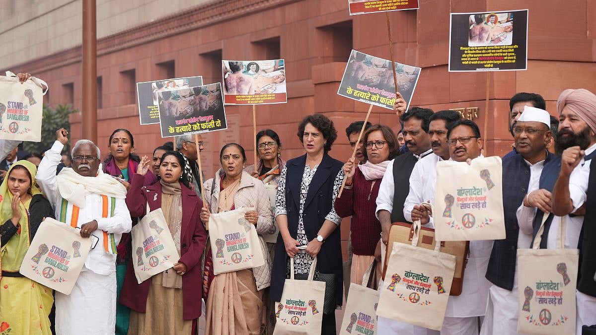 Delhi: Opposition MPs, Including Priyanka Gandhi, Protest In Parliament ...