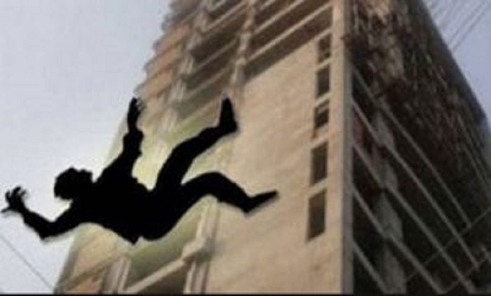 High On Booze, 22-Year-Old Man Falls Off Roof In Gwalior, Family ...