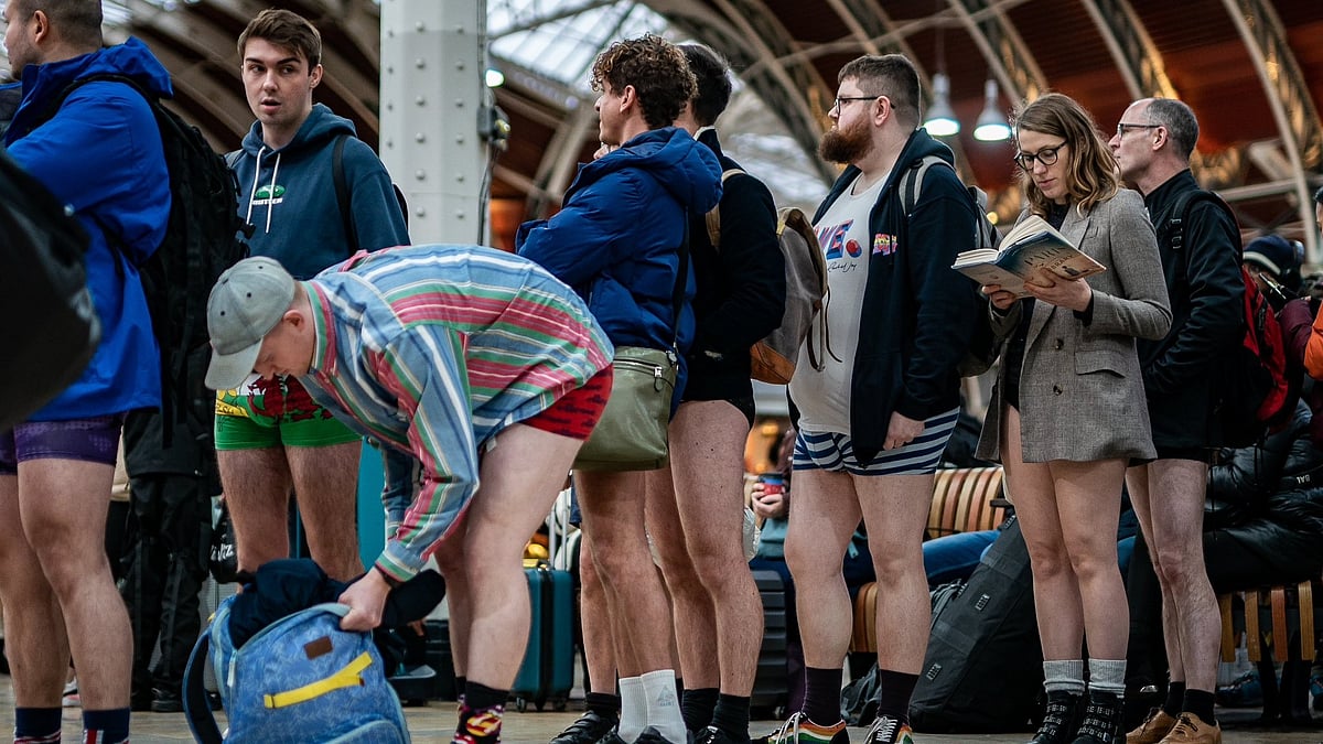 Londoners Go Pantless! Passengers Enjoy Subway Ride In Cheeky Underwear ...