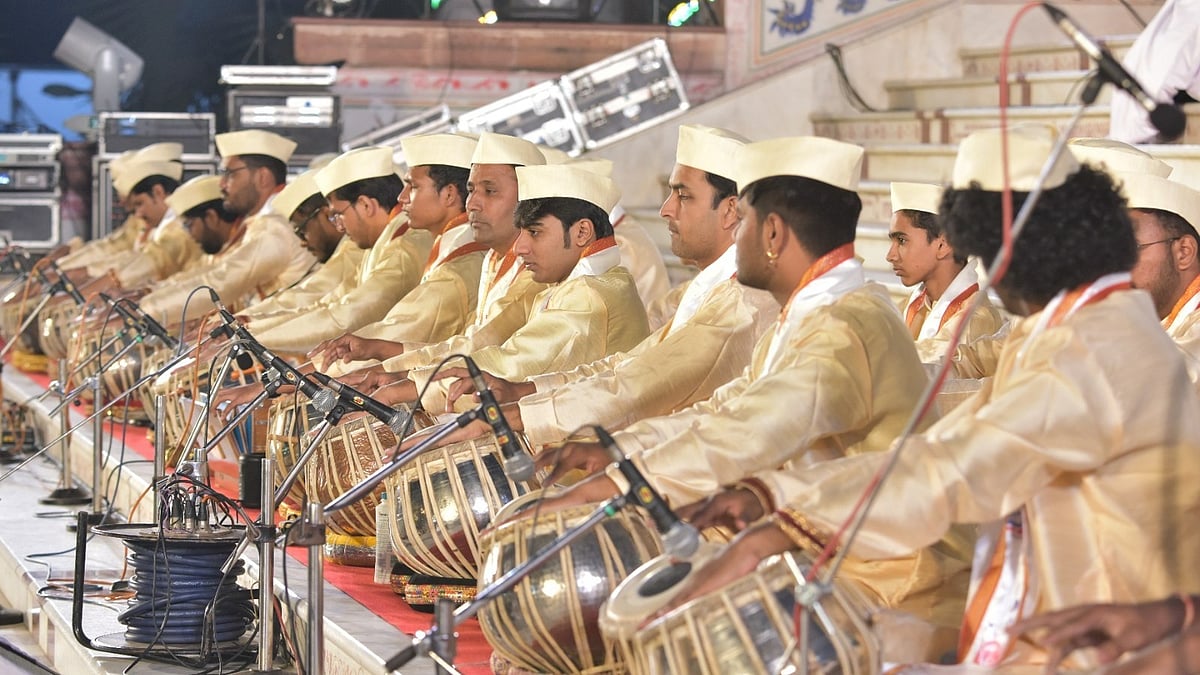Pune: Over 700 Singers and Musicians Pay Tribute To Raj Kapoor And Lata ...