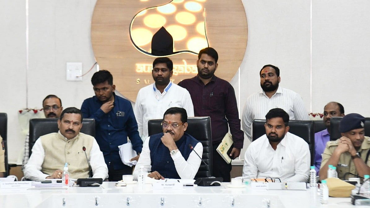 Aurangabad: District Guardian Minister Sanjay Shirsat Urges Officers To ...