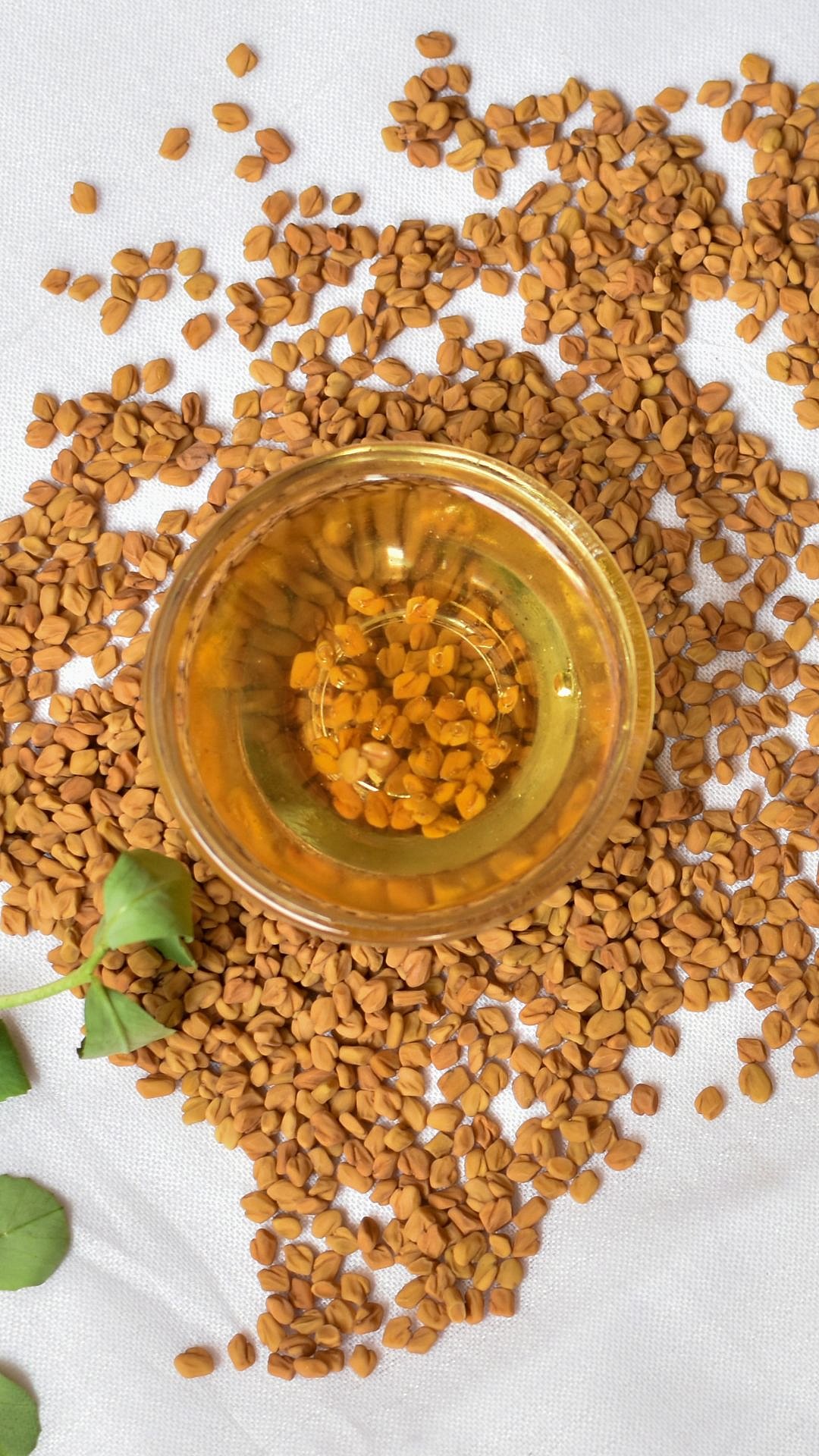 5 Health Benefits Of Drinking Soaked Methi (Fenugreek) Seeds Water ...