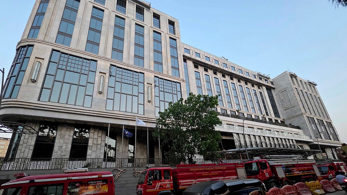Mumbai: Fire Breaks Out At Hotel Fairmont Near CSMI Airport T2 In Vile ...