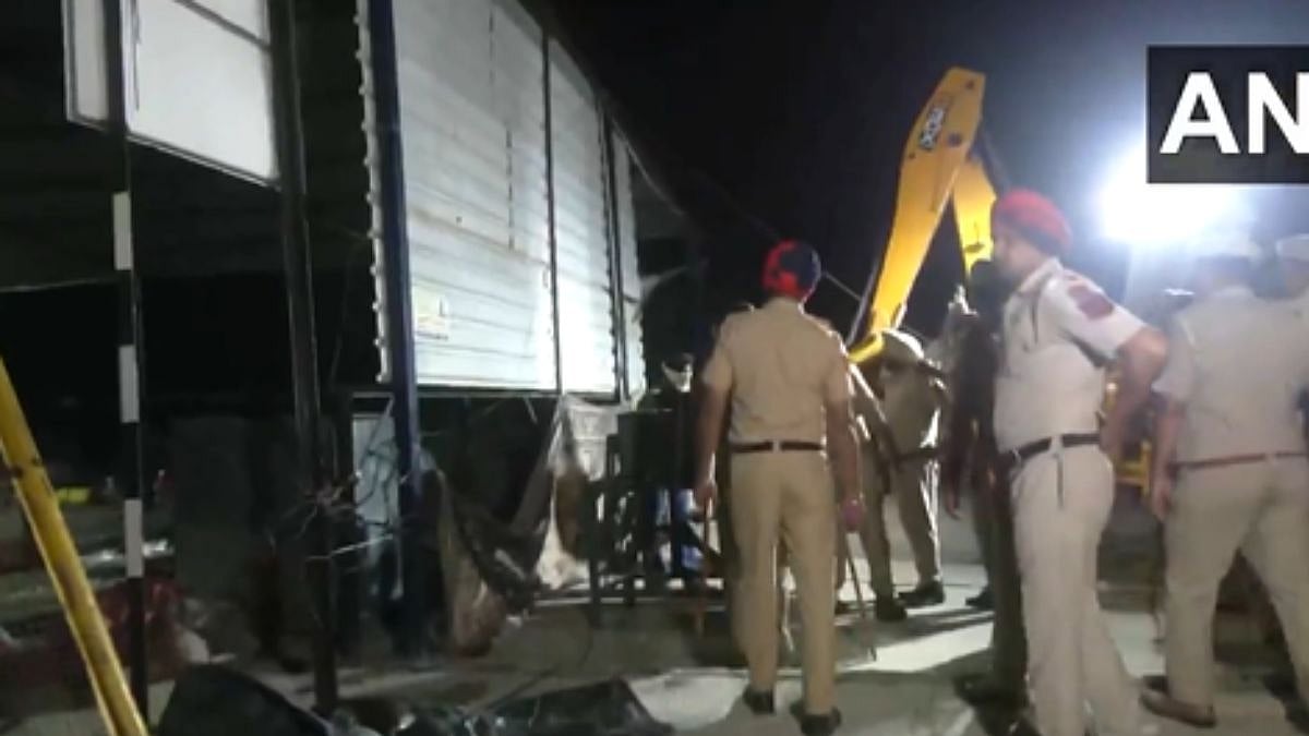Punjab Police Crackdown On Protesting Farmers, Demolishes Tents ...