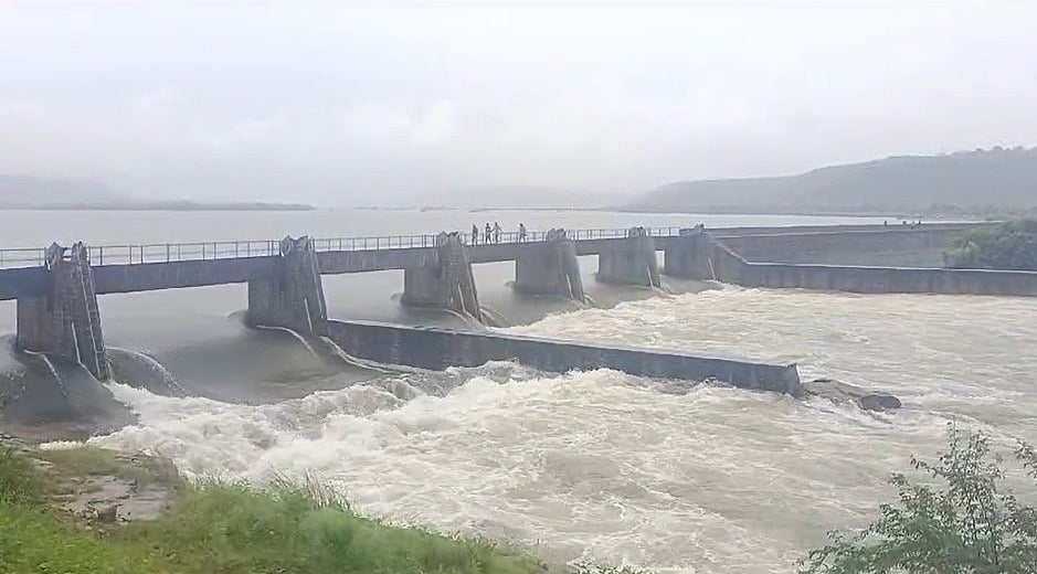 Madhya Pradesh's Pagara Dam Gates Thrown Open After Heavy Rain; Video ...
