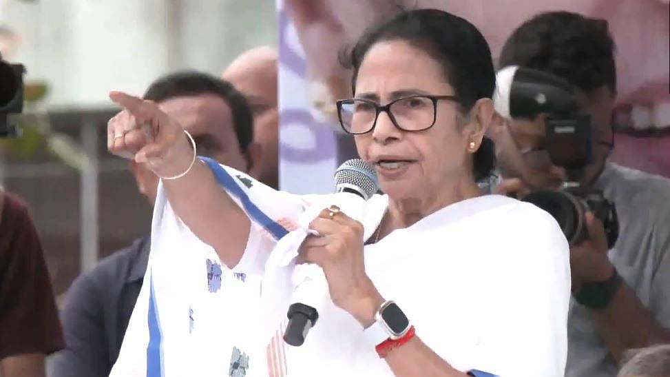 'I Am Not Against Any Language': Mamata Banerjee During 'Bhasha Andolan ...