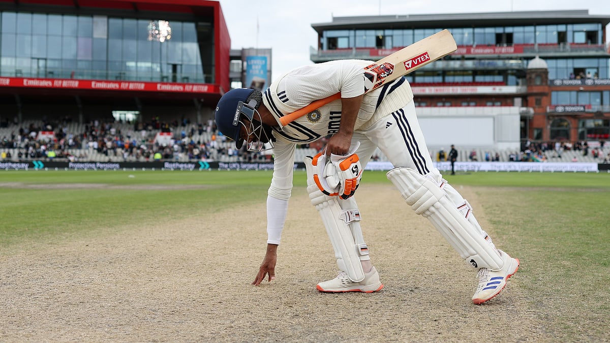 IND vs ENG, 4th Test: Ravindra Jadeja Touches Manchester Pitch In ...