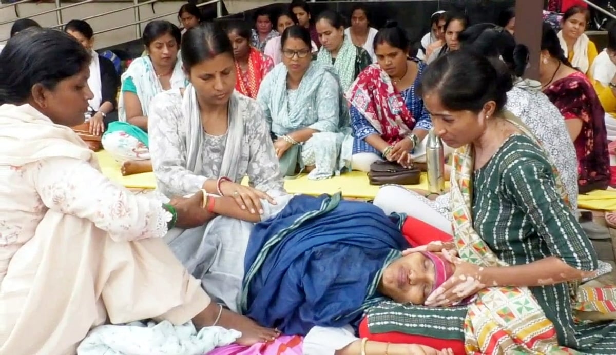 ANMs On Hunger Strike Over Cancelled Appointment; Court Ruled In Their ...