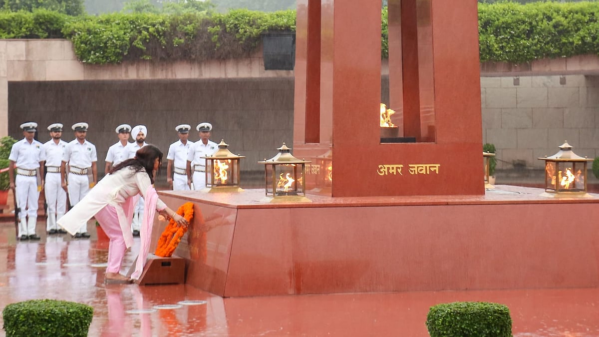 Honouring A Legacy Of Courage: Family Of Squadron Leader Shantanu Basu ...