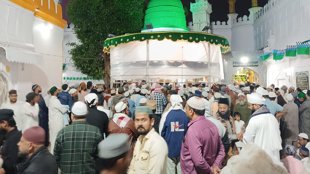 Chhatrapati Sambhajinagar: Lakhs Of Devotees Gather For 739th Urs Of Hazrat Khwaja Muntjaboddin ...