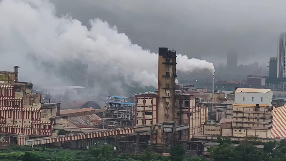 Chembur Gas Leak Scare: Residents Report Smog And Pungent Odour Near ...