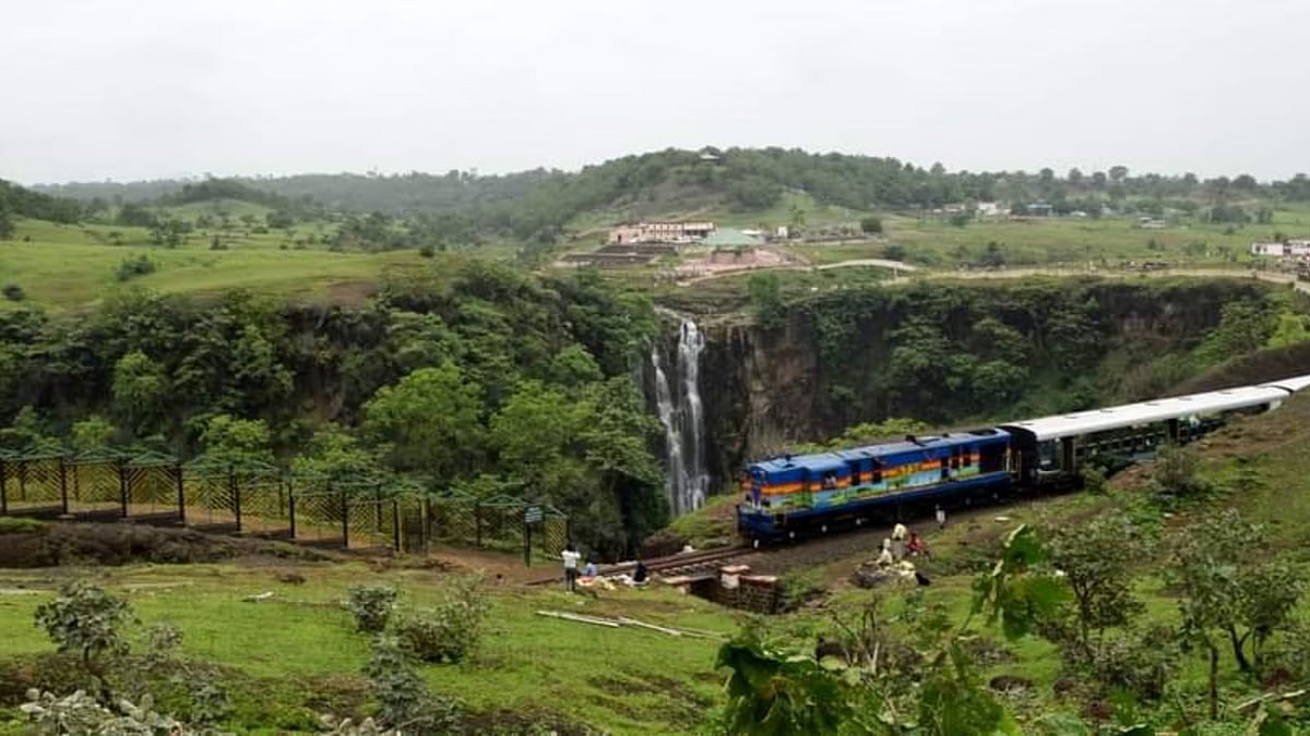 Madhya Pradesh's 147-Year-Old Patalpani-Kalakund Railway Track Declared ...