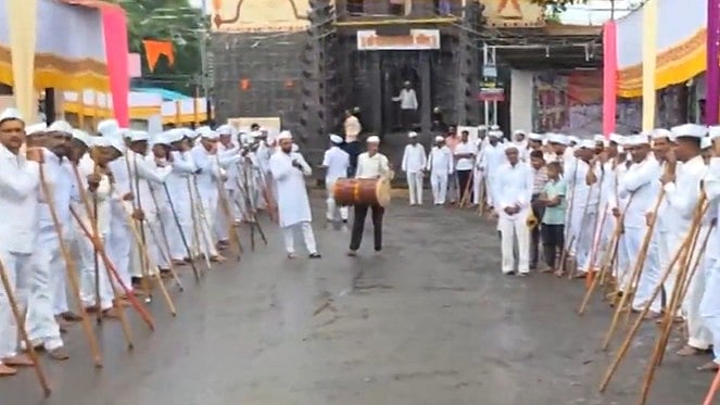 Standing For 9 Days Straight During Navratri: How Satara's Pande ...