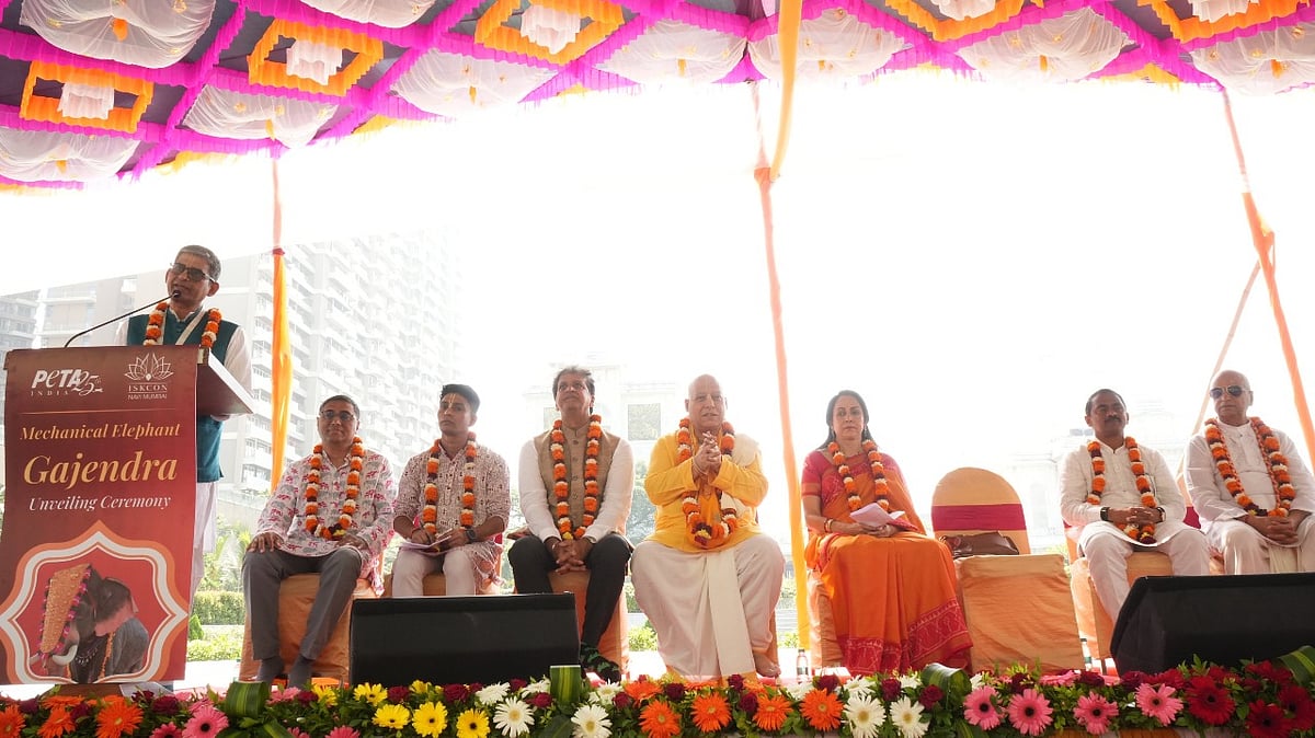 Navi Mumbai: Hema Malini Gifts 800-kg Mechanical Elephant 'Gajendra' To ...