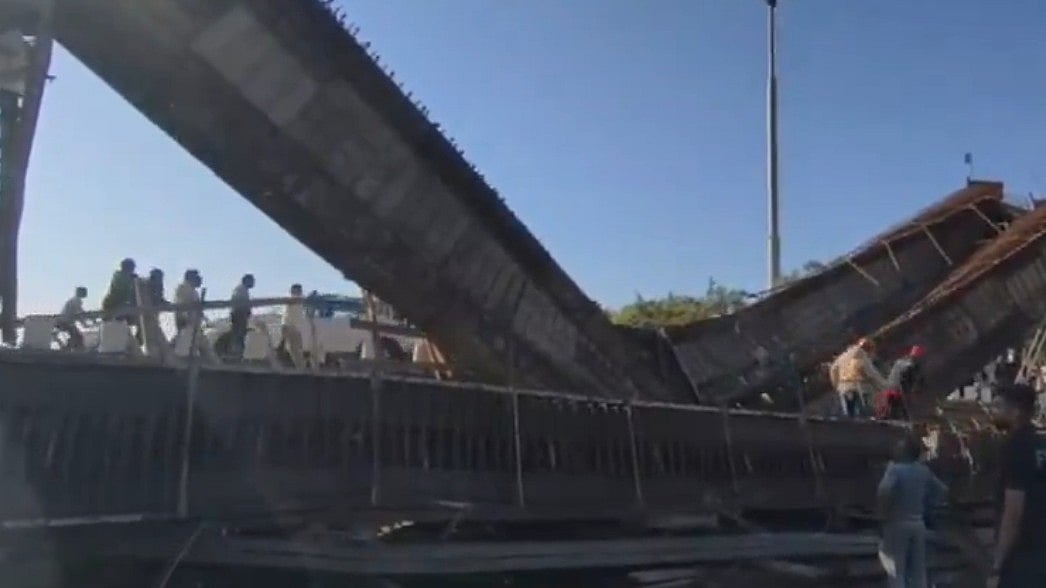 Gujarat: Under-Construction Bridge Collapses In Valsad, 4 Labourers Injured; Video