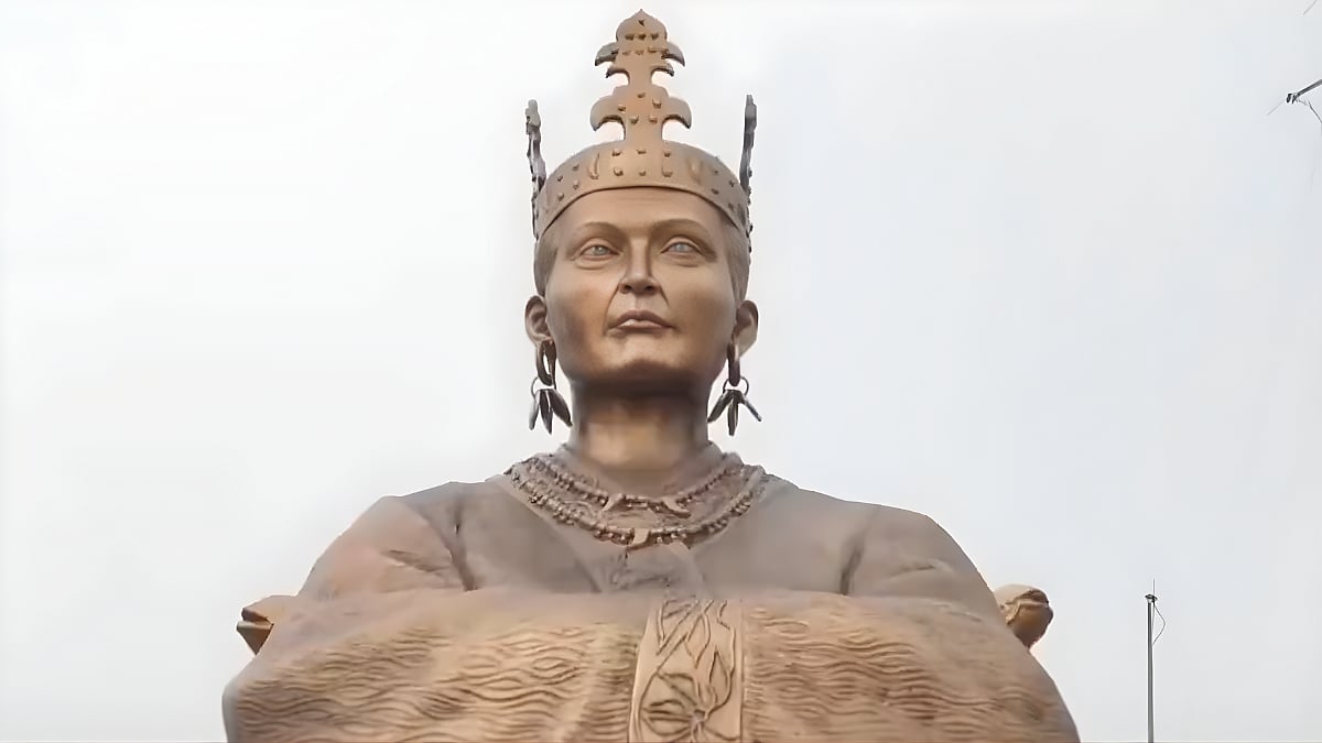 Bronze Statue Of Korean Queen Heo Hwang-Ok Unveiled In Ayodhya: Did You ...