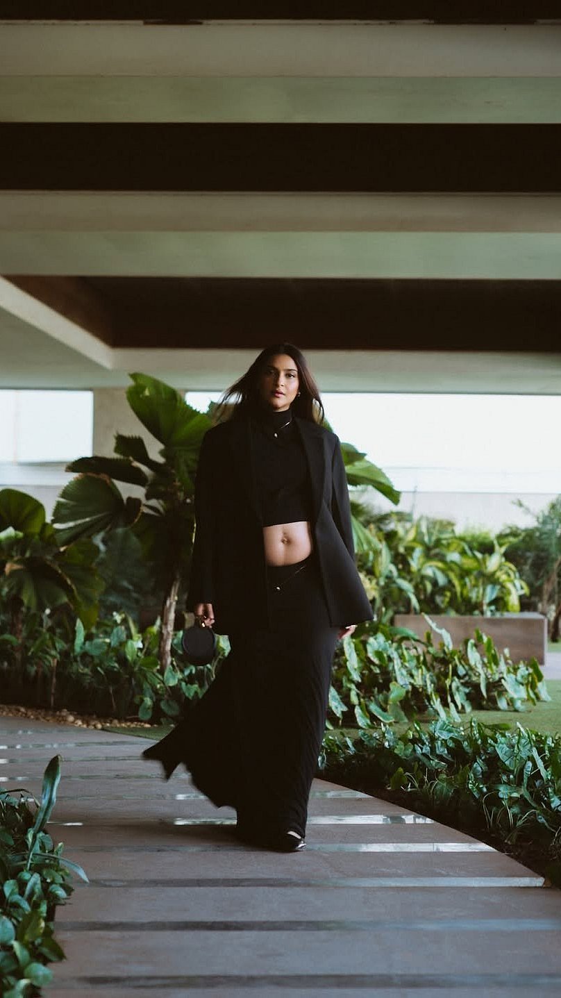 'Hottest Mama Ever': Sonam Kapoor Slays In A Cropped Top & All-Black ...
