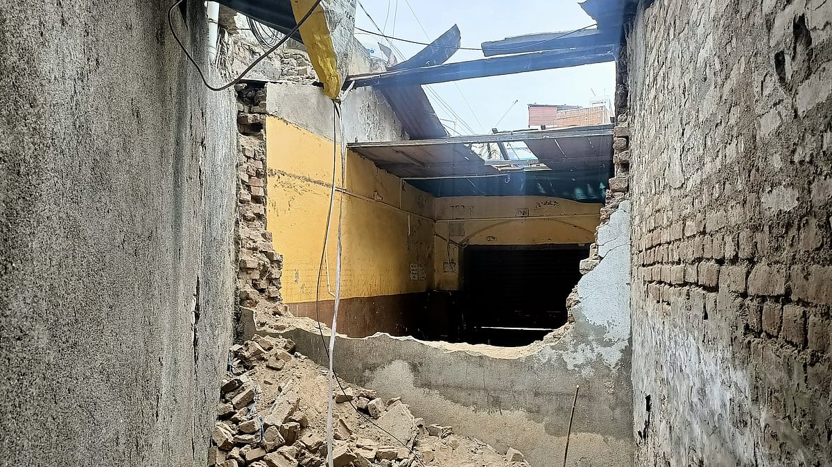 Khandwa Administration Acts Against Alleged Encroachment Near Kishore ...