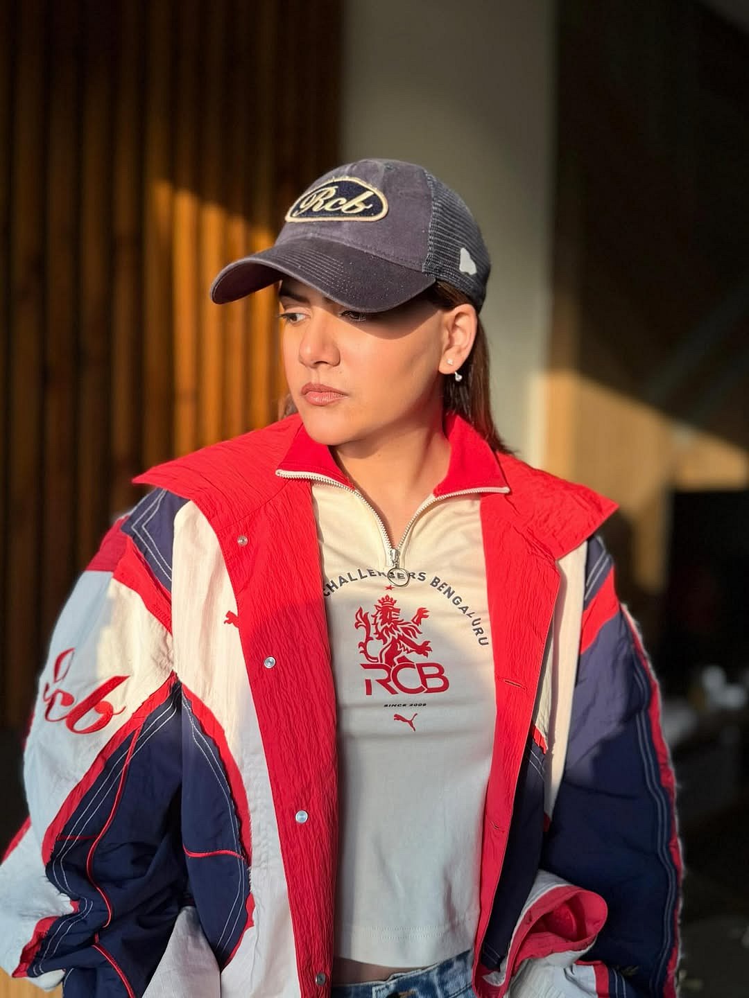 Ananya Birla Gives Old RCB Jersey A Cool Girl Makeover In Latest IPL ...