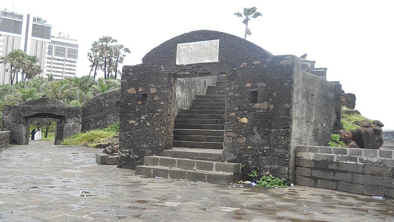 Mumbai: 'Defamed' Contractor Damaging Heritage At Bandra Fort, Claim ...