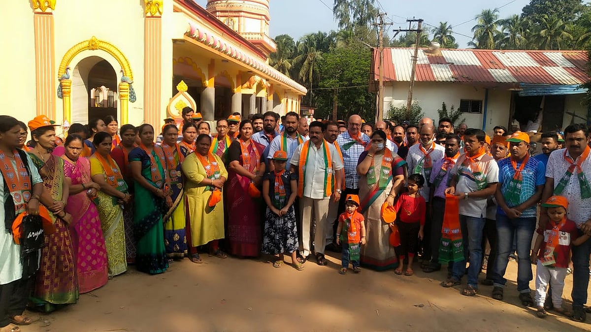 Goa Elections 2022: Dayanand Sopte prays at Ajoba temple in Keri