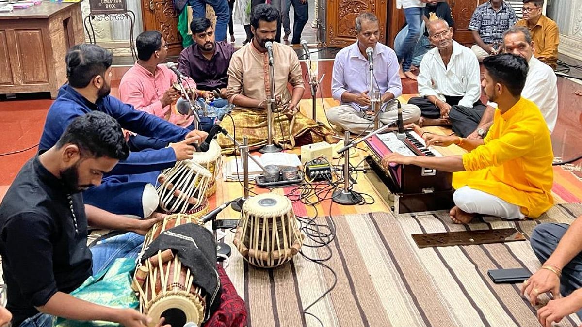 Swar Sparsh: Spreading divinity through their devotional music ...