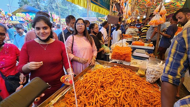 Day in pics: Devotees throng Old Goa feast in large numbers | Gomantak ...