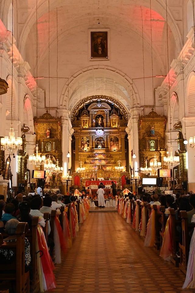 Check out the celebrations of the famous Holy Spirit feast in Margao ...