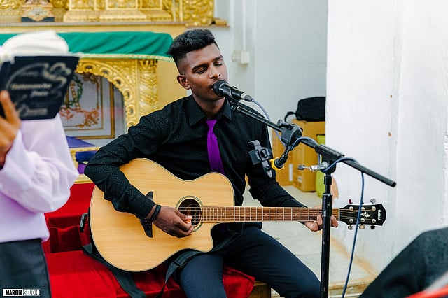 Myron Lucas injects verve into old hit ‘Kalliz Boom Bang Zata’|Gomantak ...