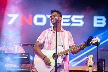 Myron Lucas injects verve into old hit ‘Kalliz Boom Bang Zata’|Gomantak ...