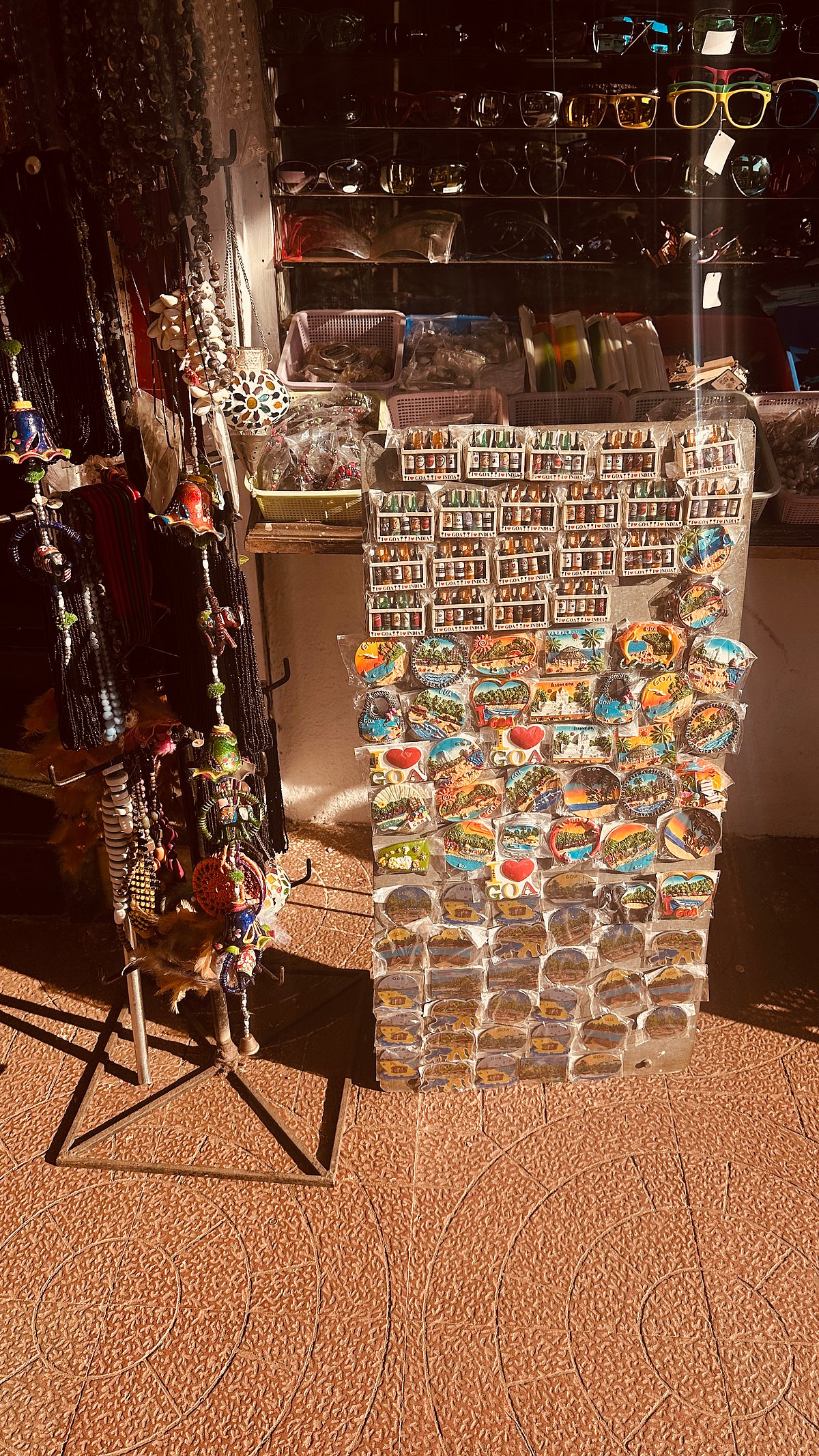 Souvenirs to take home from Goa's 18 June Road in Panjim - Goa News ...