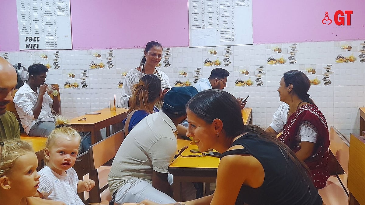 Chapora's Scarel juice centre: Where east met west | Gomantak Times