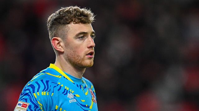 Jordan Pickford reacts as goalkeeper finds new club after Everton exit